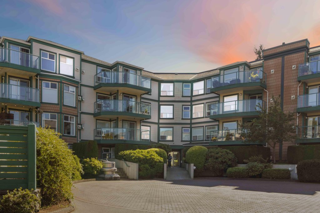898 Vernon Avenue, Unit 206, Victoria, BC | Randy loo