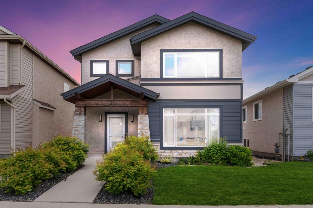 728 Bridge Lake Drive, Winnipeg, MB | Michelle Chan