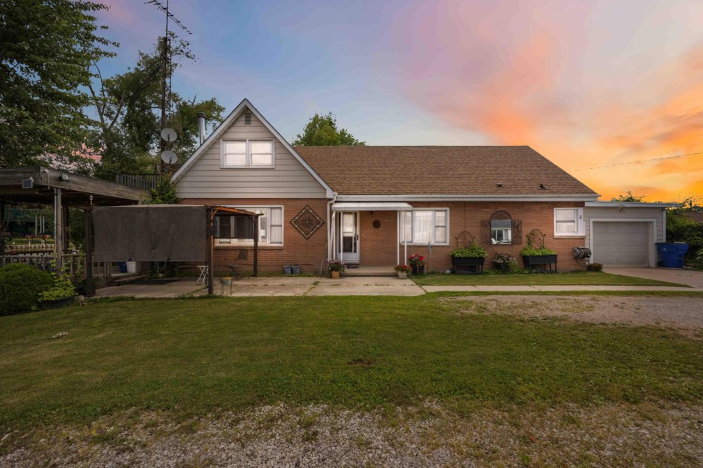 5 Cameron Street, Wallaceburg, ON | Paula Kerr