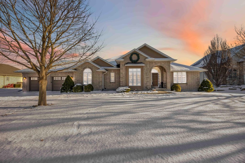 1711 Blackwell Road, Sarnia, ON | Anna Moscardelli