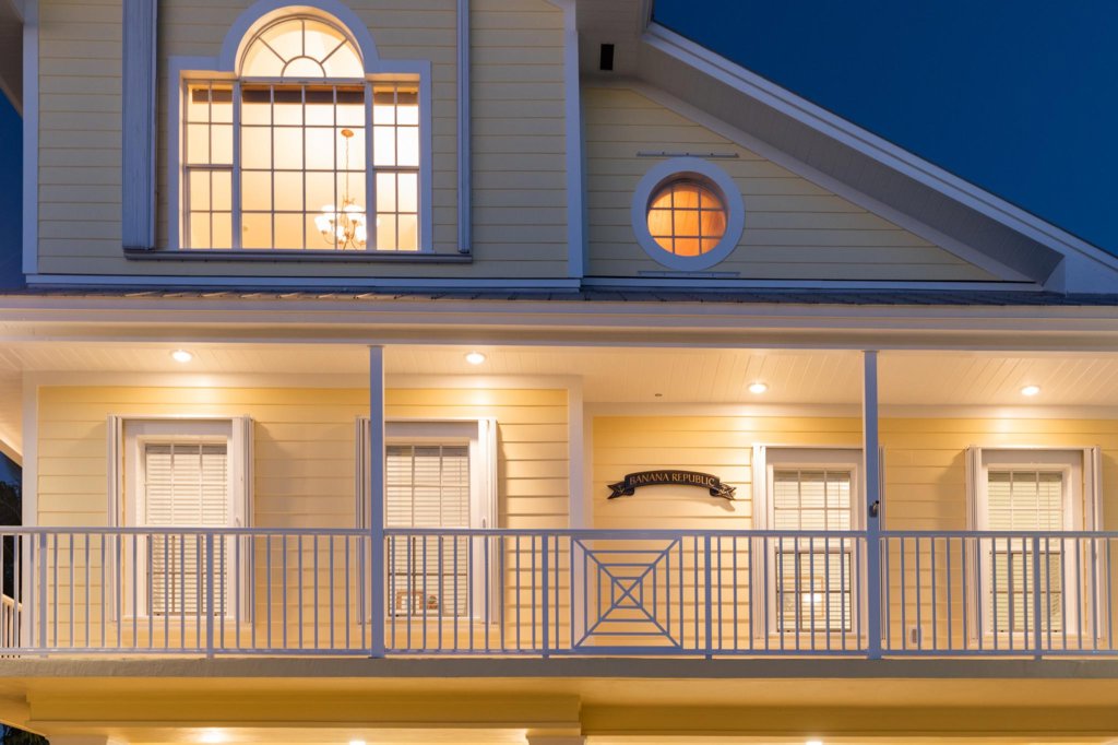 Banana Republic - 72 W Plaza del Sol | 72 W Plaza Del Sol, Islamorada, FL 33036 | Carolyn Ambler ...