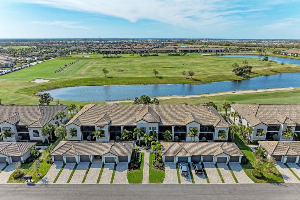 5710 Palmer Cir #104, Lakewood Ranch, FL