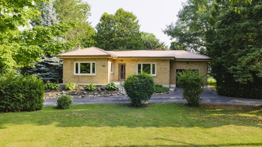 157 Dunlop St | Cam Dykstra | Sales Rep.Royal Lepage Heartland Realty ...