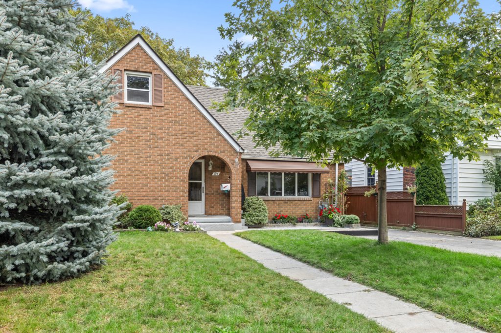 194 CECIL ST SARNIA, ON | Kevin Thompson | REALTOR® ABR, SRS