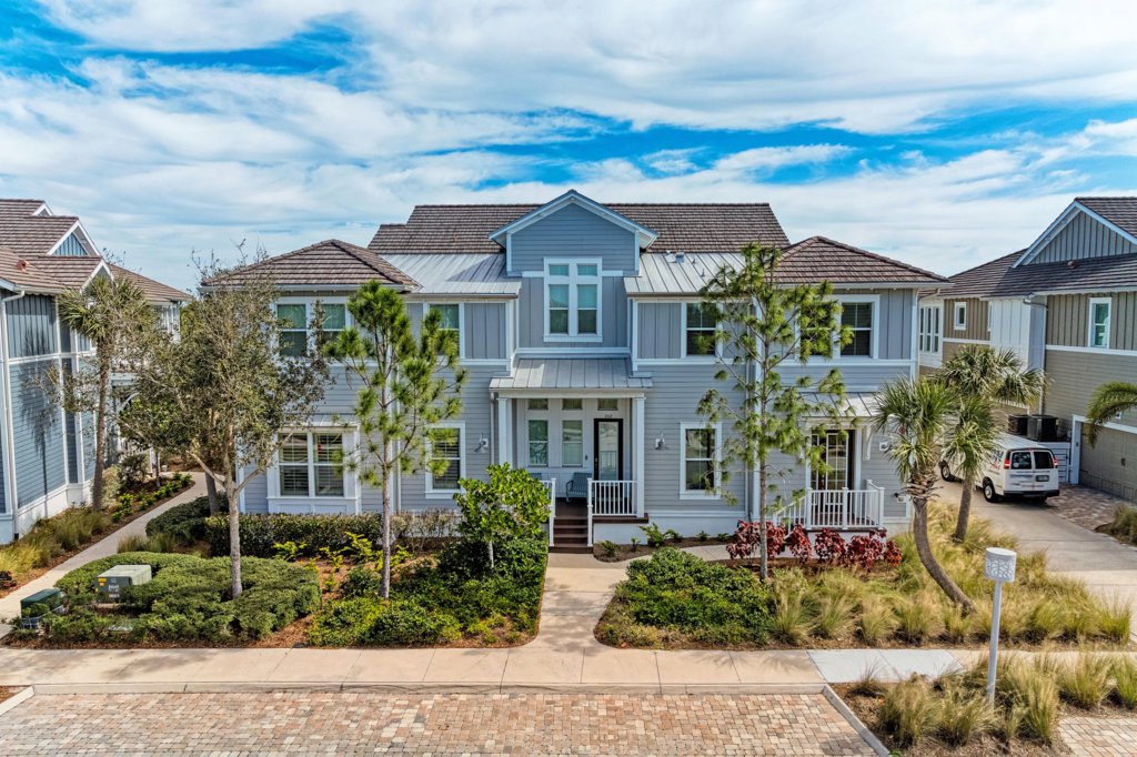 351 Compass Point Dr #101, Bradenton, FL