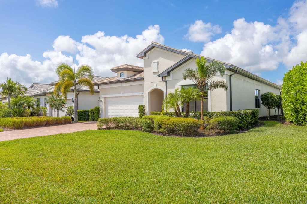 6787 Winding Cypress Dr | The Bocka Group | William Raveis Real Estate