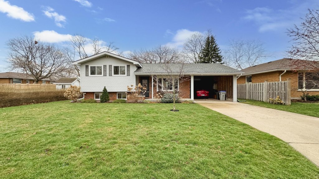 125 Cayley St | Kathy Dawson | Rick Lobb | Jeff Bauer