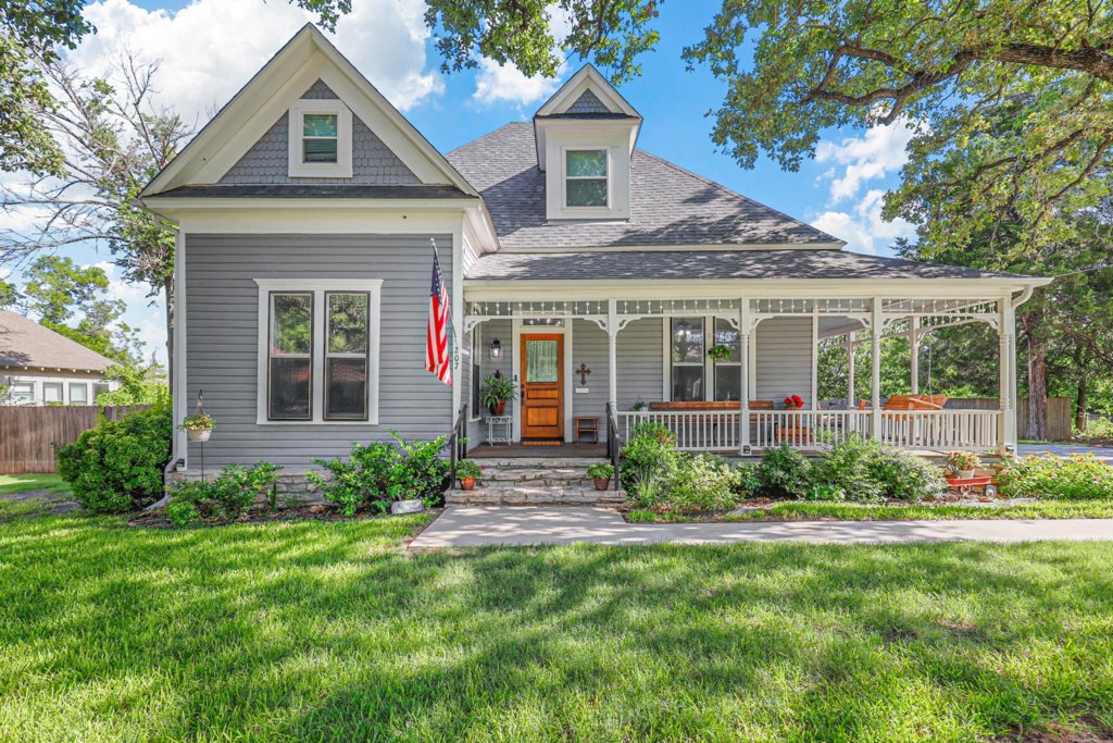 207 E Josephine St, Weatherford, TX 76086, USA | Cassie Samons | 695 ...