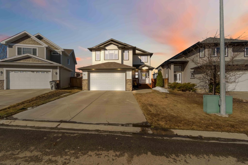 97 Landing Trail Drive, Gibbons, AB, Canada | Carl Rivest-Marier