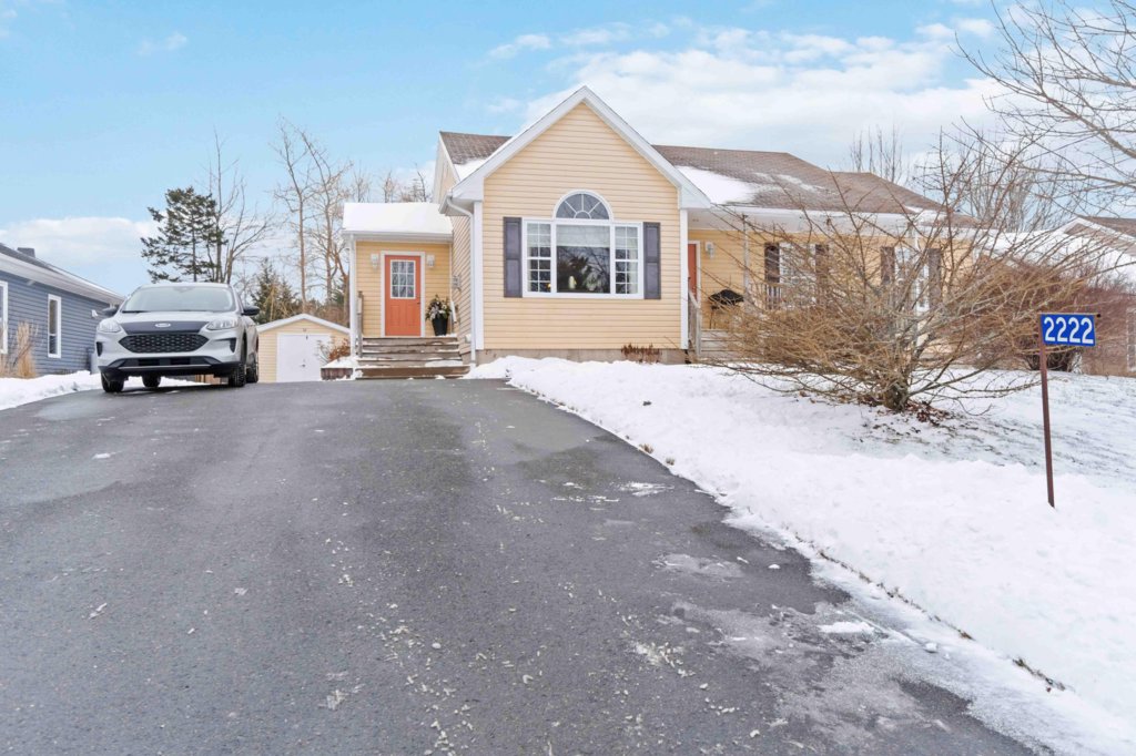 2222 Langille Drive, Coldbrook, NS | Adam Smith