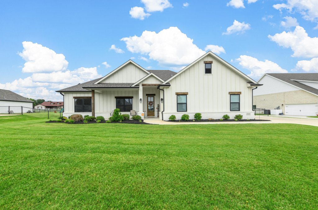 1511 Horseshoe Ct, Justin, TX 76247, USA | Cassie Samons | 695 Realty ...