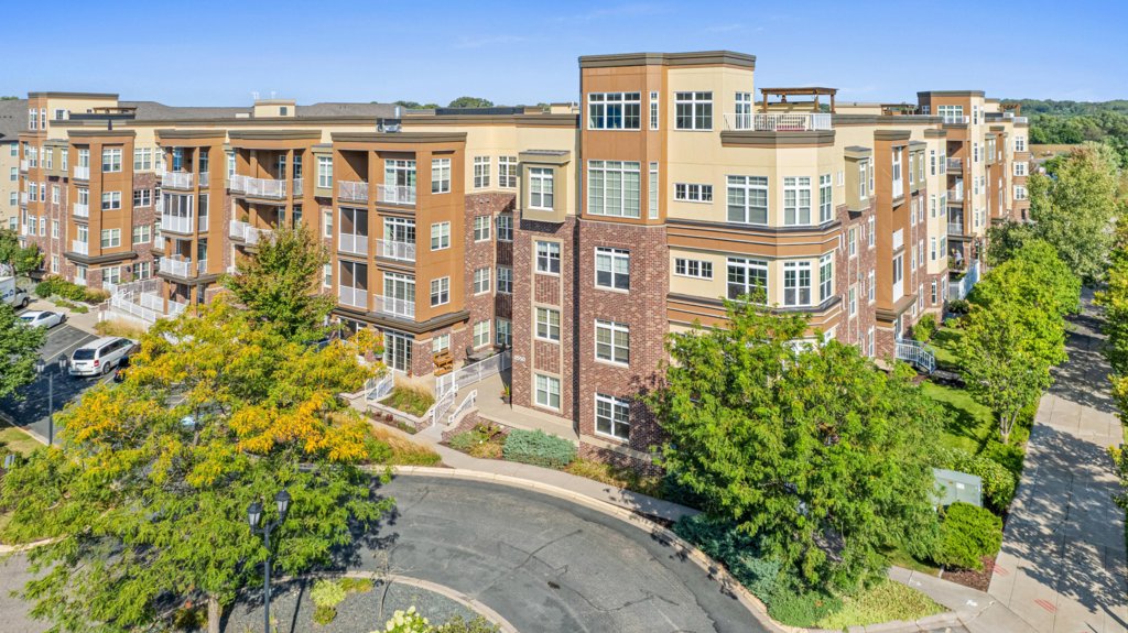 2550 38th Ave NE | Tamara Janzen | Edina Realty