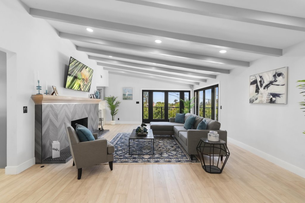 4925 Topeka Dr | Angelina Aaron