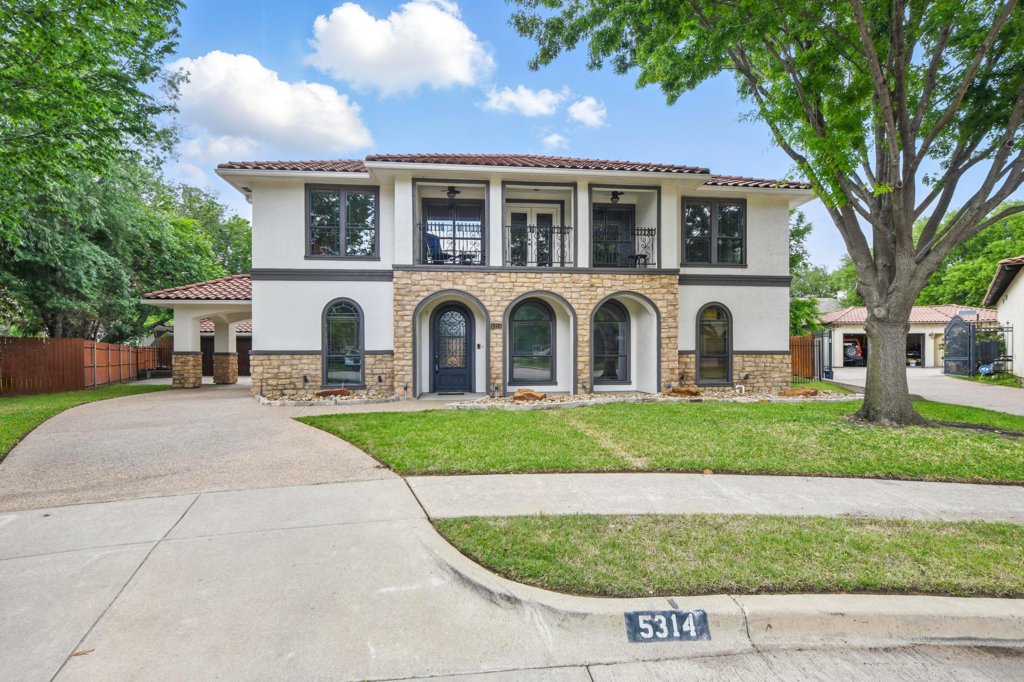 Photos, Map by Reality 360 Imaging