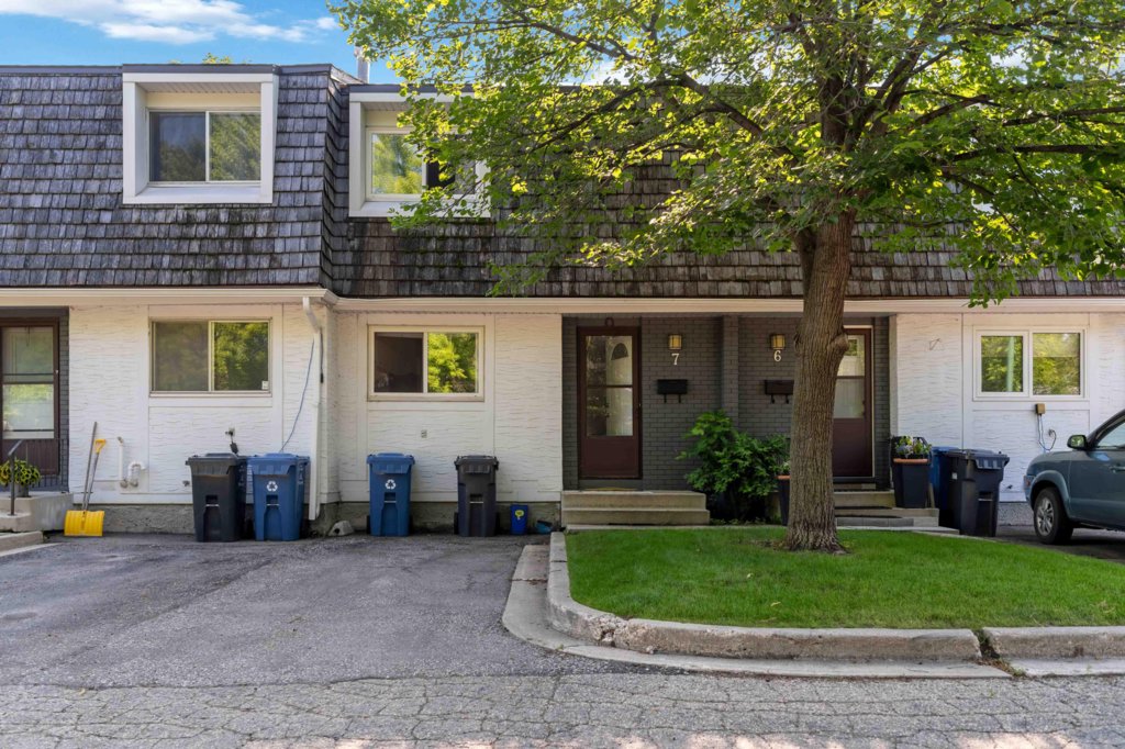 1020 Buchanan Boulevard, Unit 7, Winnipeg, MB | Anna Shusterman