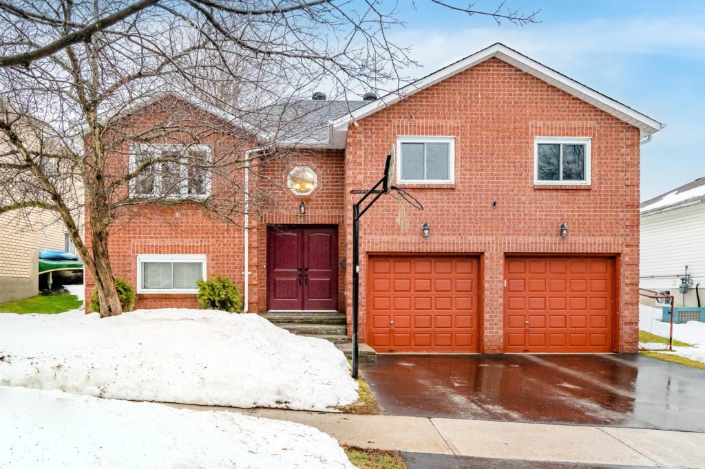 575 Wayne Crescent | Kim Bellehumeur - Broker | Century 21 B.J. Roth ...