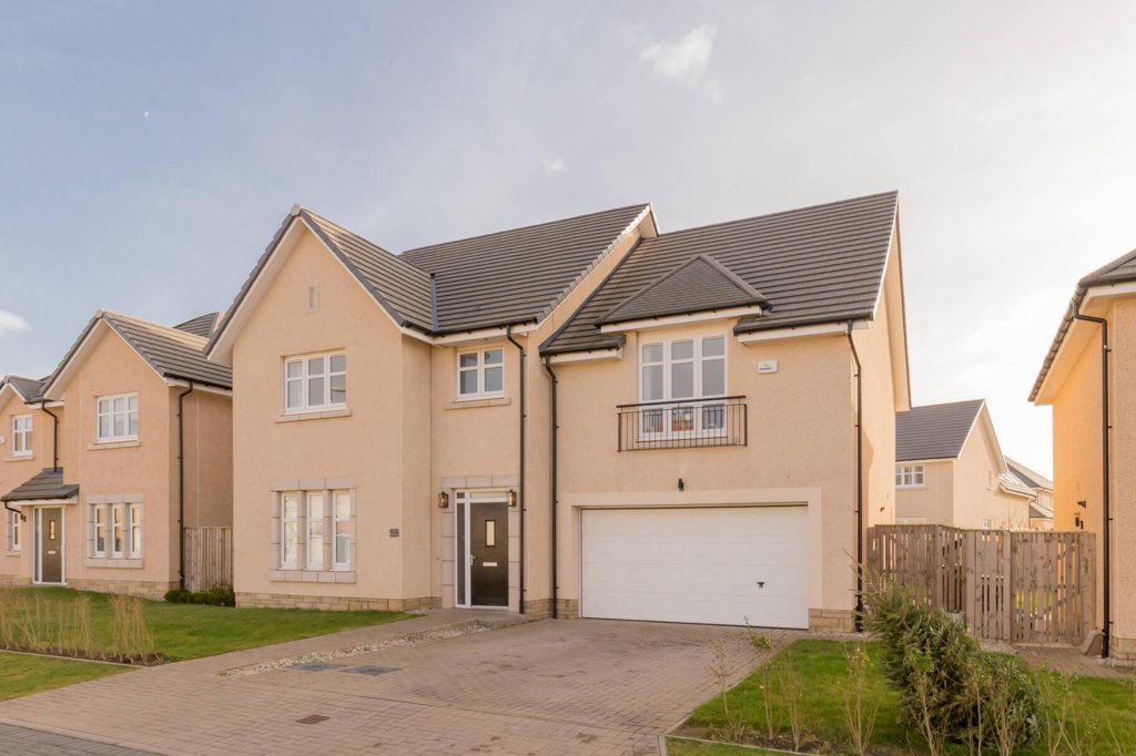 Bayview Circus, Dunbar | Nicky Meikle | Ellisons