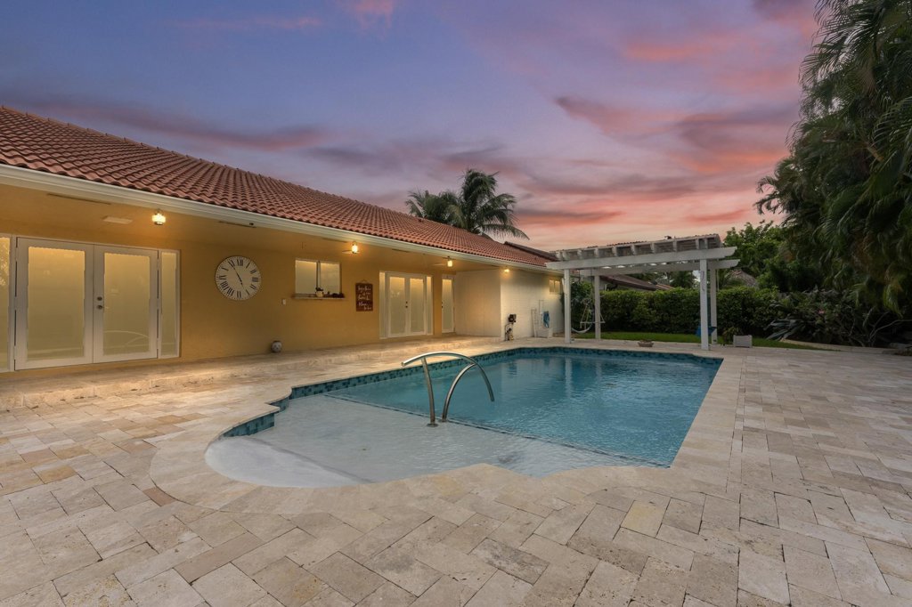19720 SW 79th Ct, Cutler Bay, FL 33189, USA | Maykel Fernandez