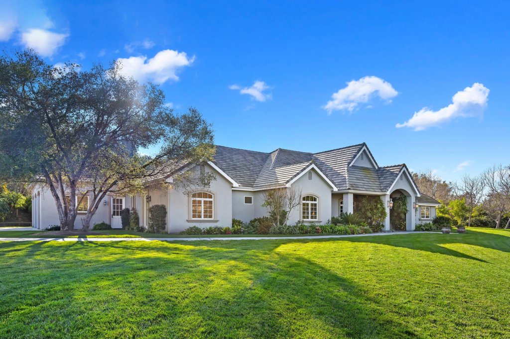 546 Morro Hills Road | Compass