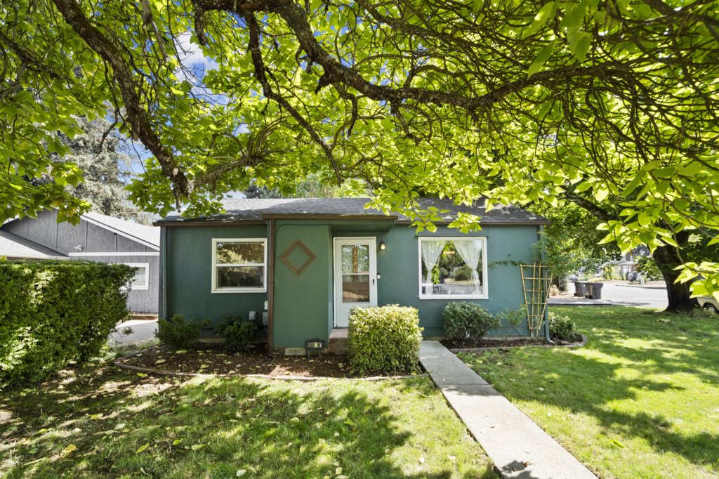 499 SW 5th Ave | Vittoria Cassinelli | eXp Realty