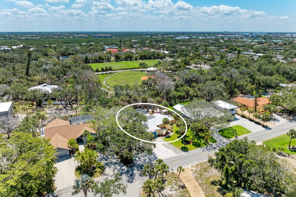 5223 Shadow Lawn Dr, SIesta Key, FL