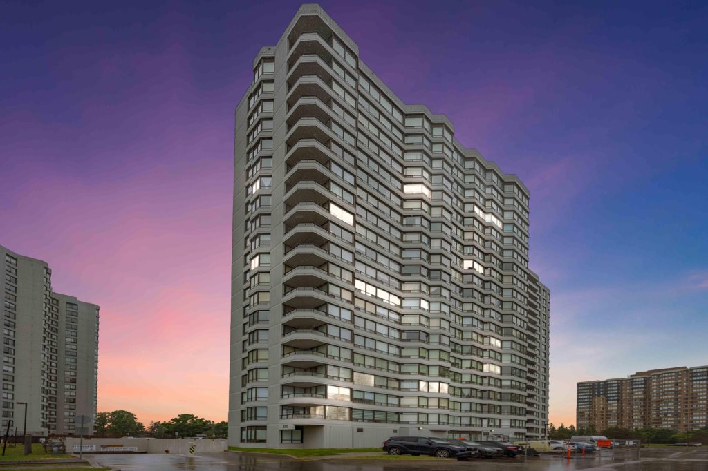330 Alton Towers Circle, Suite 401, Scarborough, ON | Kirby Chan
