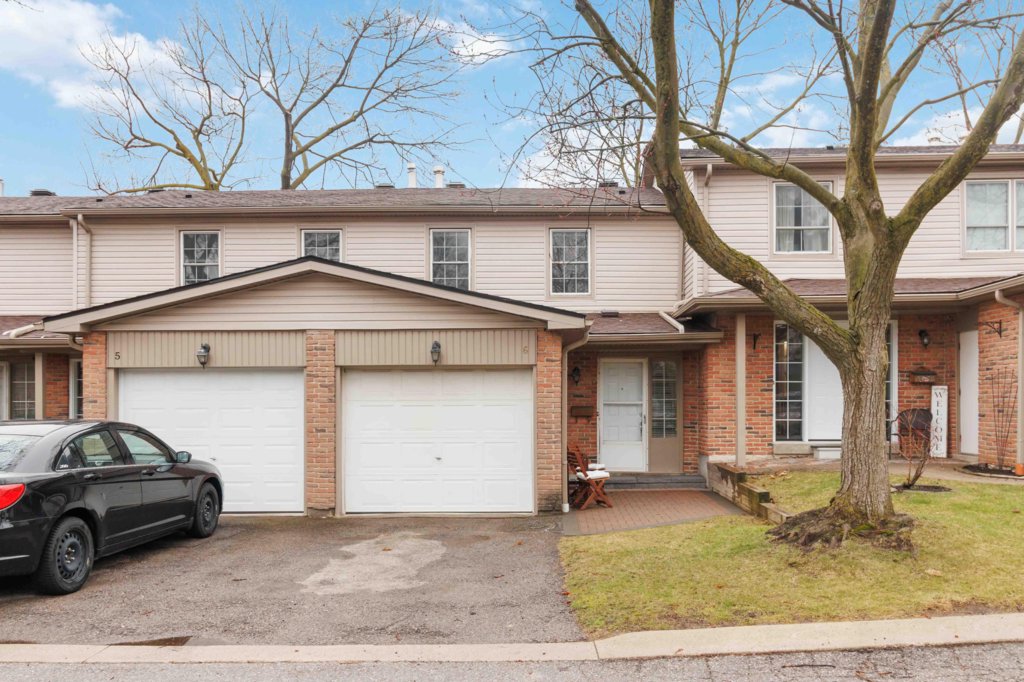 3400 Rhonda Valley, Unit 6, Mississauga, ON L5A 3L9 | Matt Zborowski