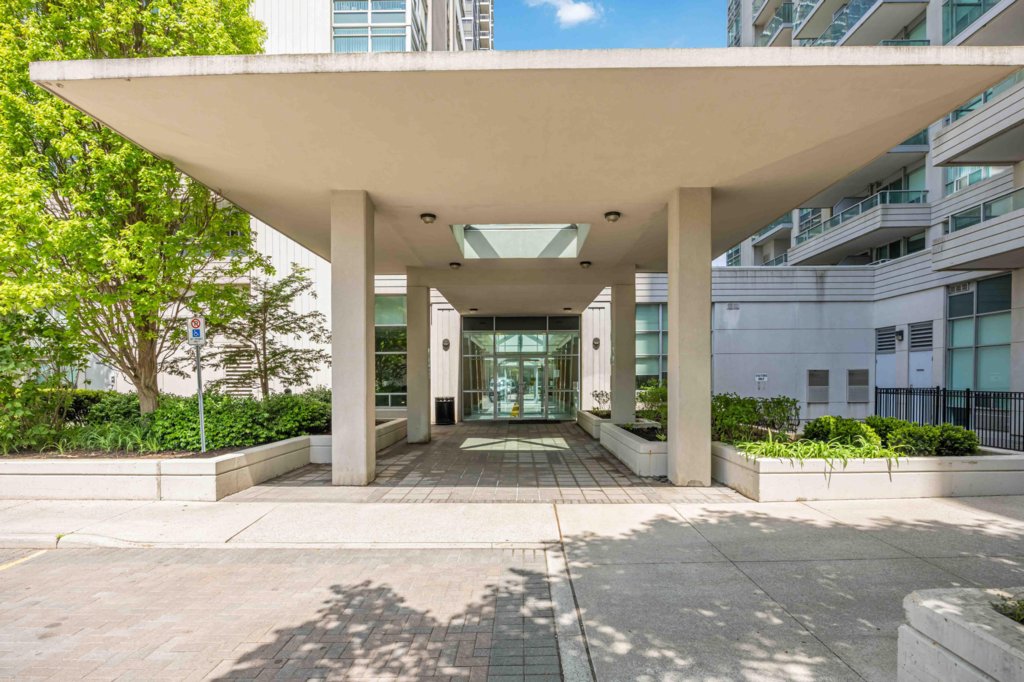31 Bales Avenue, Unit 512, North York, ON | Marcus Tong