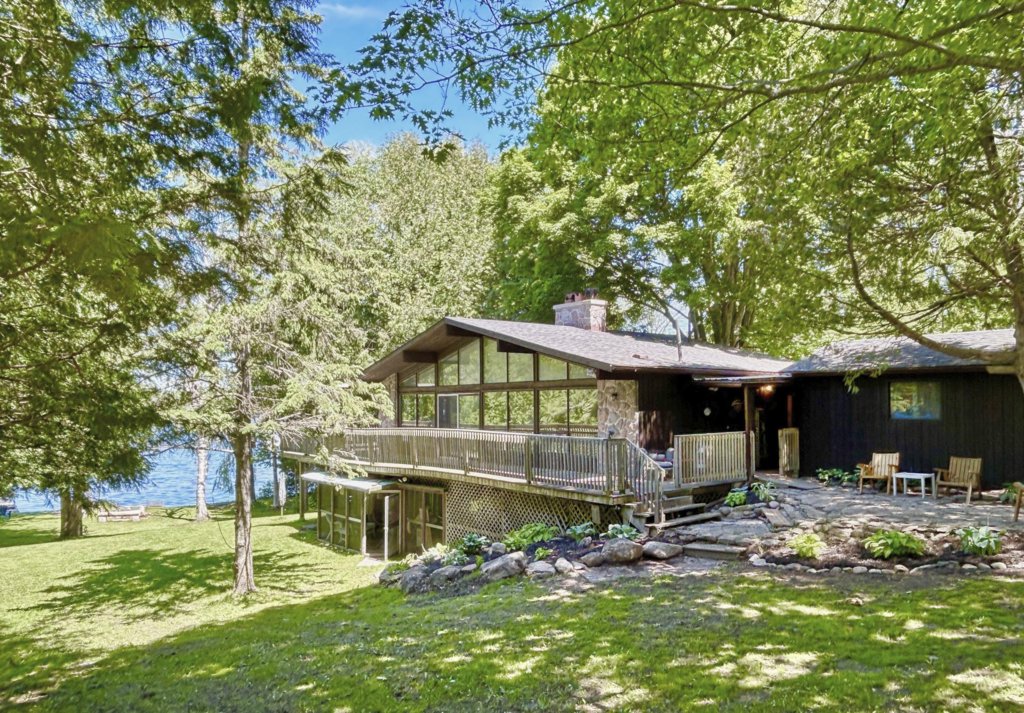 15 N. Taylor Rd. Kirkfield