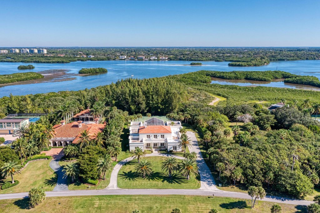 1544 N Casey Key Rd, Osprey, FL | Barry Grooms | Florida Suncoast Real ...