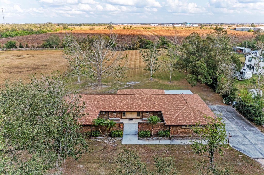 2119 Zipperer Rd, Bradenton, FL | Stacy Cunneen | RE/MAX ALLIANCE GROUP