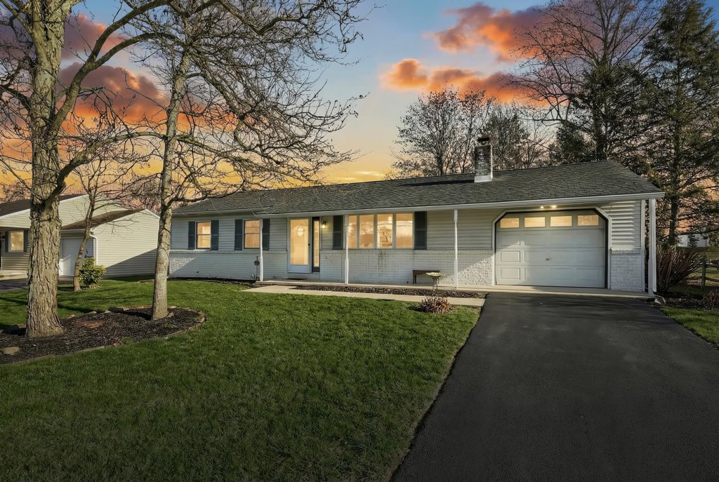 98 Schofield Dr | Polly Beckner Lewis | Berkshire Hathaway
